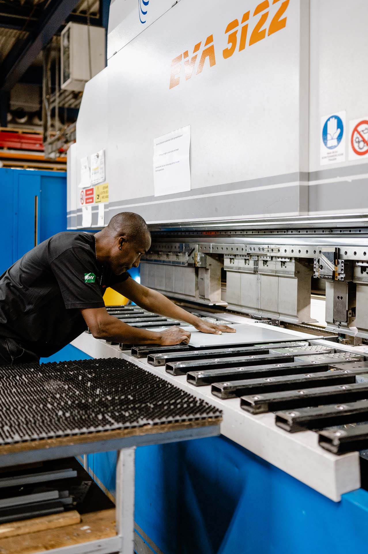 CNC-Kanten, – Umformen und – Biegen | Ulamo